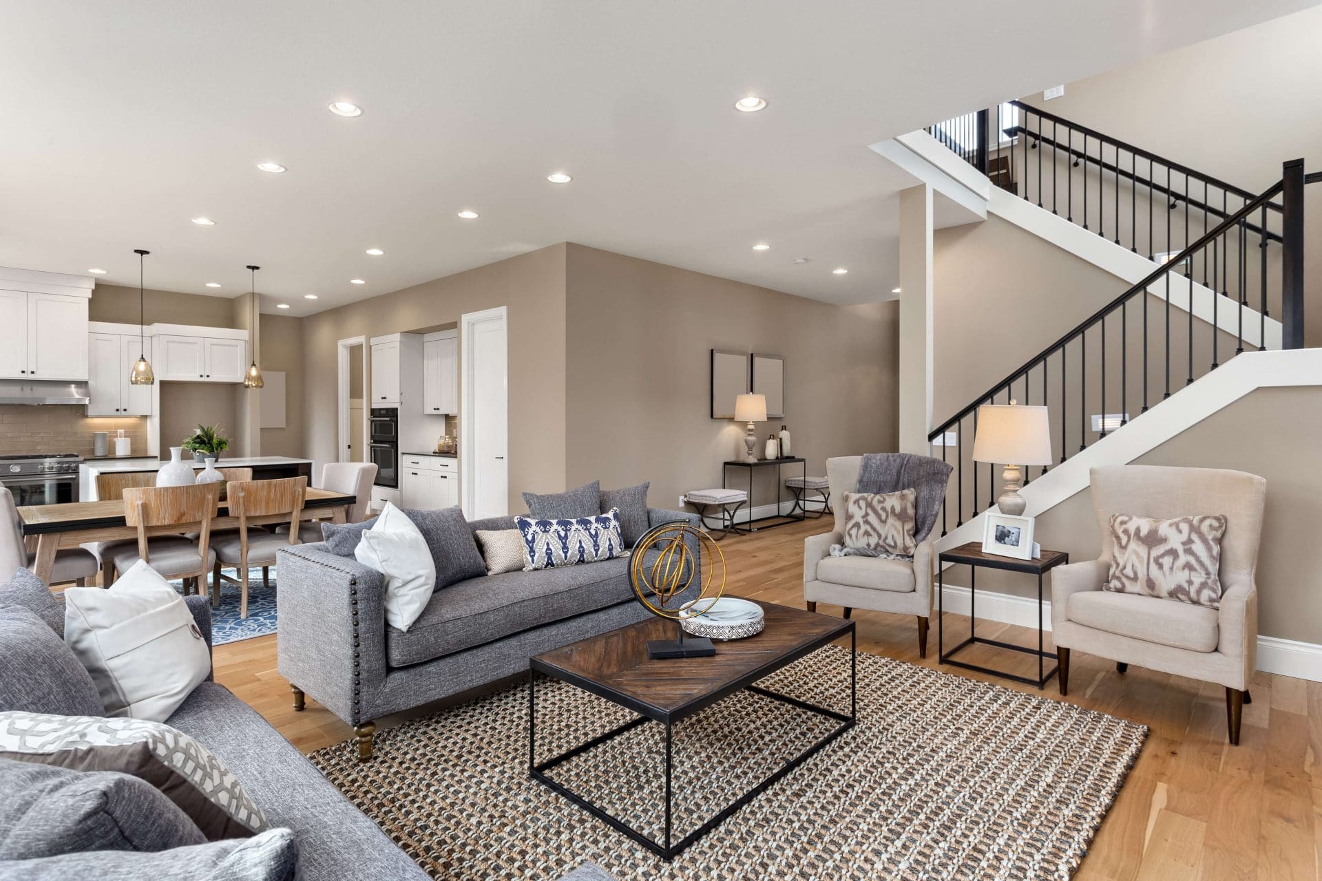7 Tips on How to Declutter Your Home and Keep It That Way - HG Home ...